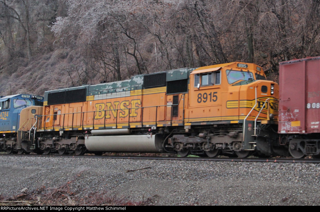 BNSF 8915